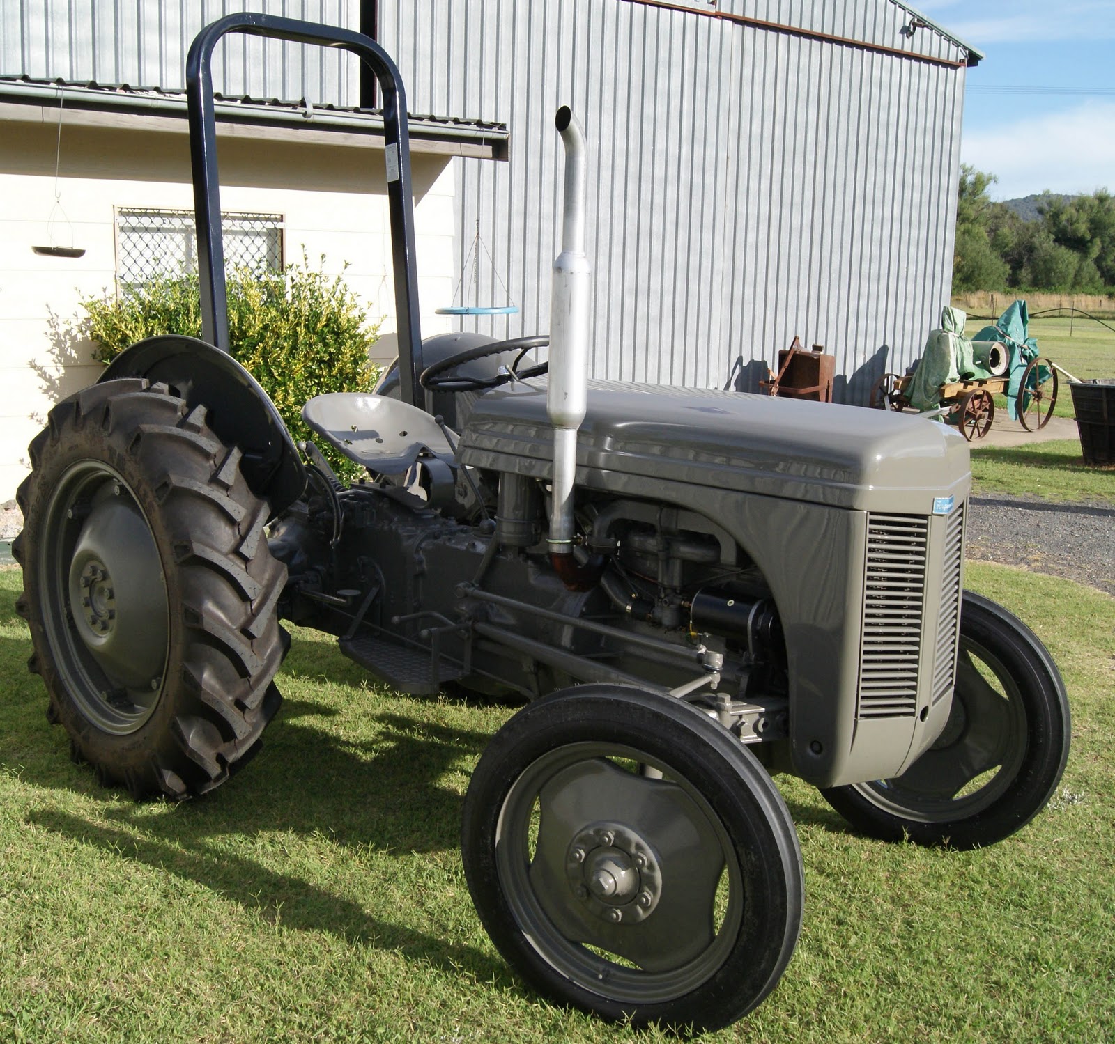 Fixing Dad's Grey Fergie: The Art of Antique Tractor Restoration