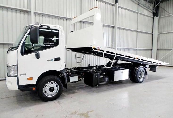 Review: 2016 Hino 300 Truck Series