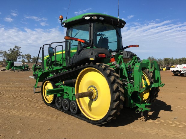 Track Tractors Vs Tyre Tractors - Which Is Best?
